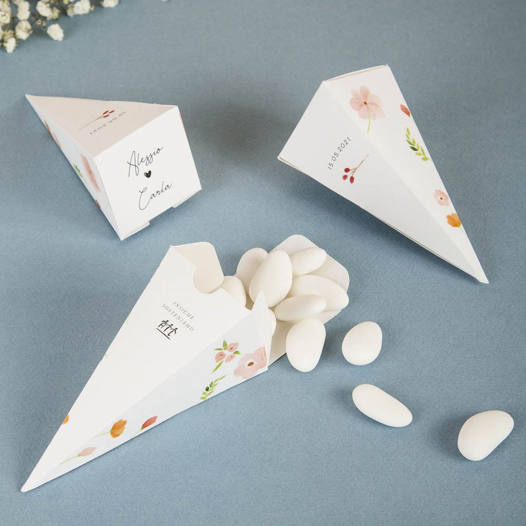 cono porta riso e confetti fiorellini rosa